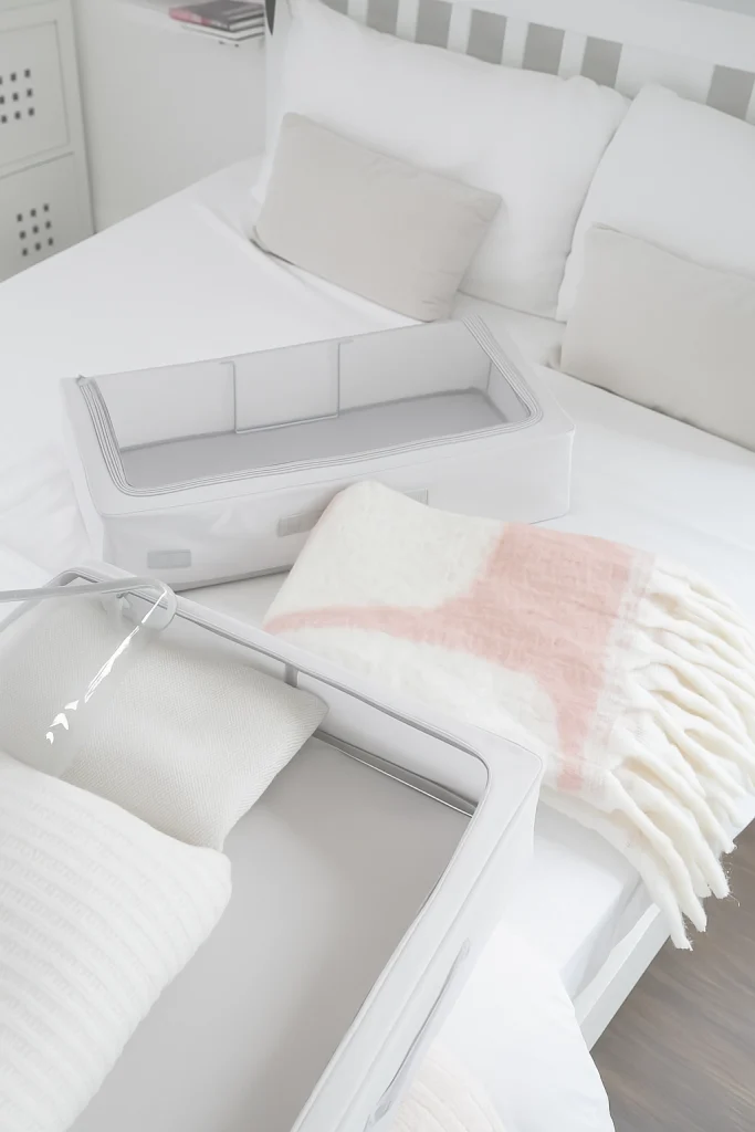 'Jasmine' Pack of 2 Vacuum Storage Bags - Red Bird - PerieaPeriea